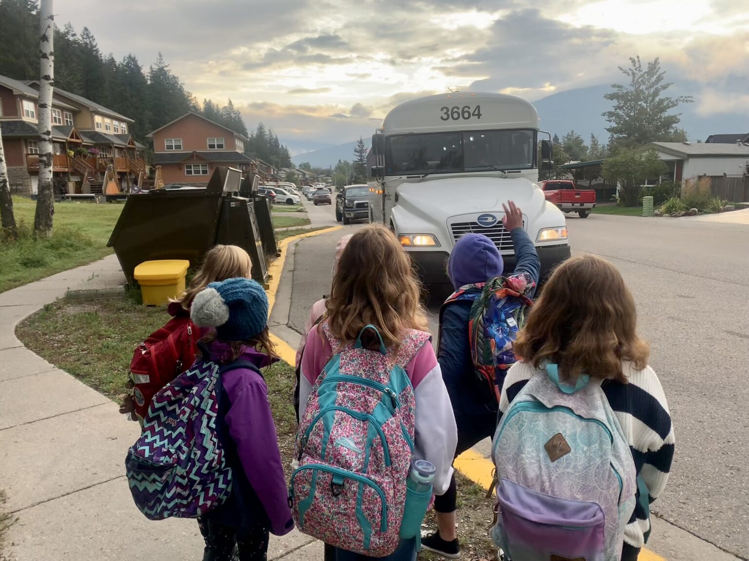 Safety features of "school bus" questioned by parents - News