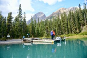 Maligne Lake campsites reopened after grizzly encounter - News