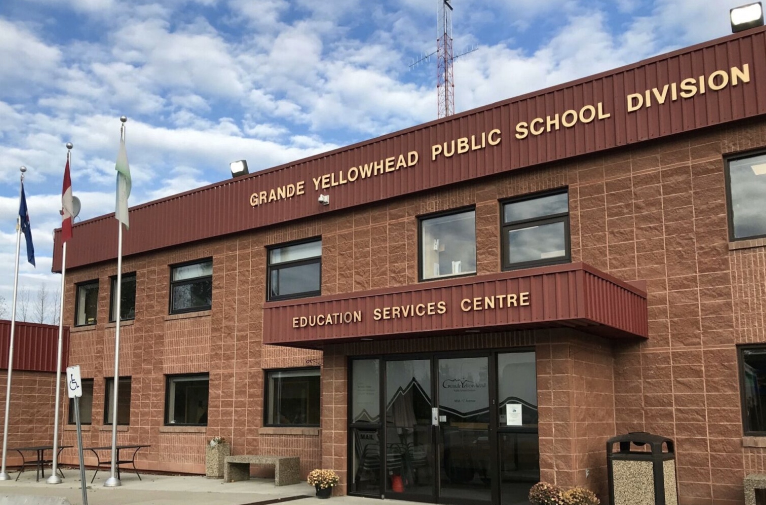 No more road blocks: first 60 housing units arrive in Jasper - News